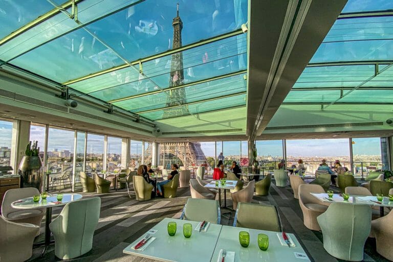 Best Eiffel Tower View Restaurants in Paris (2026) | Kiss Me in Paris